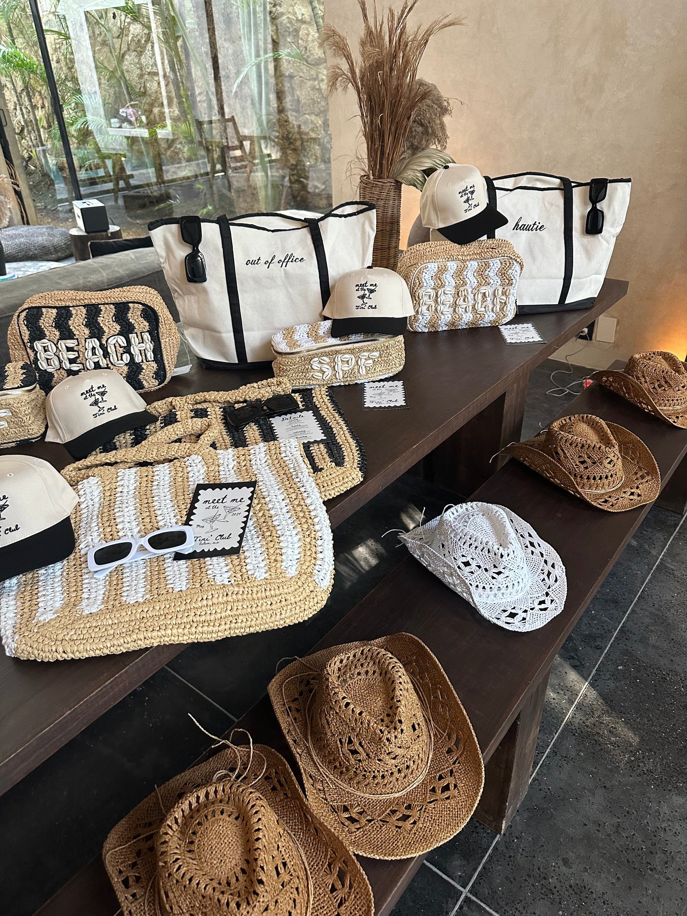 Beach XL Makeup Bag with Puka Shells – SipHipHooray